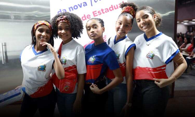Bahia: Veja a nova farda dos estudantes da rede estadual de ensino ...